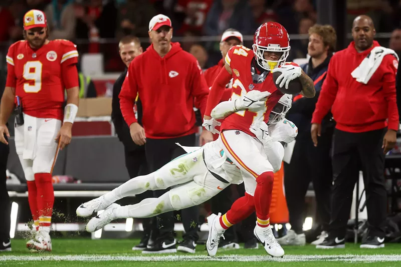 Pretenders or Contenders? Miami Dolphins Fall to Kansas City Chiefs in ...